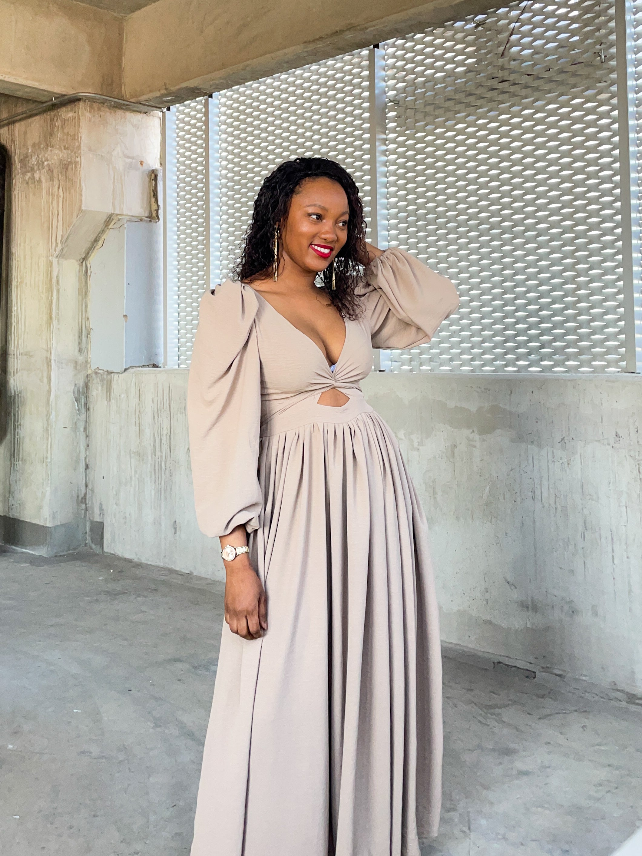 Kamali Dress Sand – Barbara McKenzie